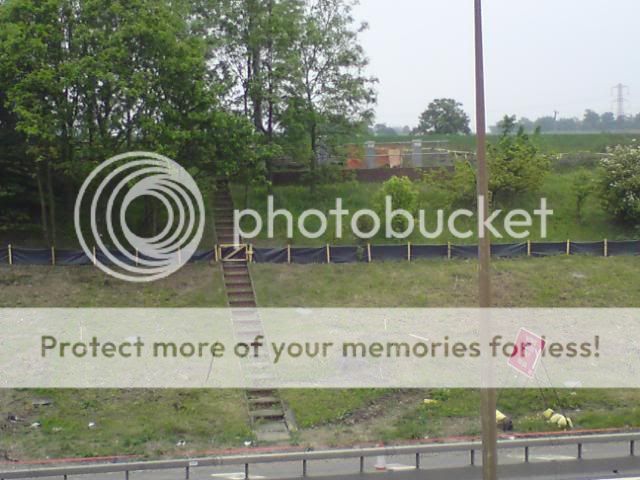 M25 J27-J28 black sheet fence - SABRE